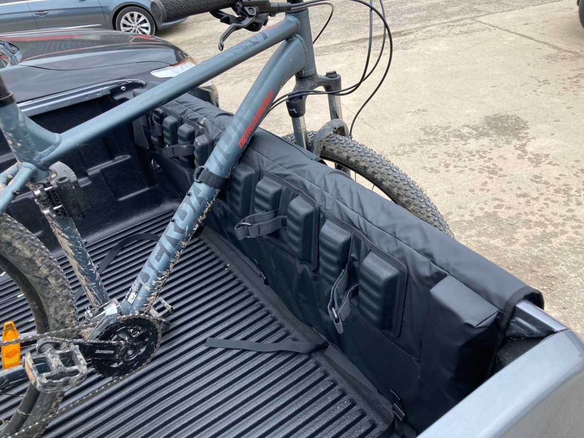 Heavy Duty Bike Cover Tailgate Bike Pad For Pickup Trucks - Heavy Duty, Waterproof, Fits 4 Bikes ...